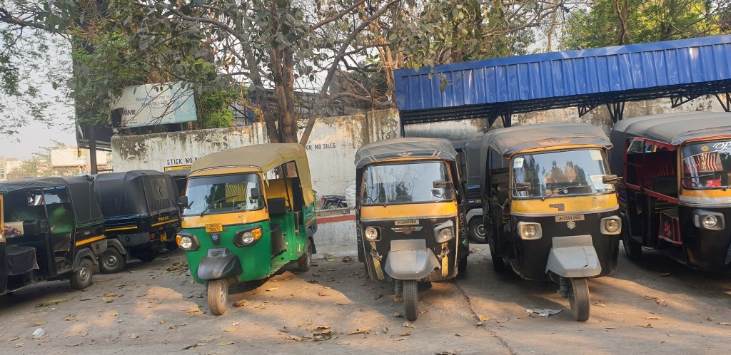 Jamshedpur Traffic Police Crack Down on Auto Drivers Operating Without ...