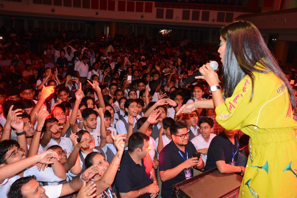 Shilpa Rao's vocal nuances ignite feet tapping at Loyola Jamshedpur ...