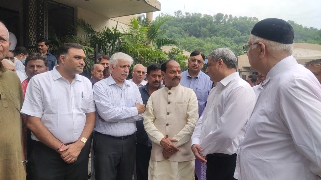 Jamshedpur bids adieu to Dr Jamshed J Irani, emotions run high at last ...