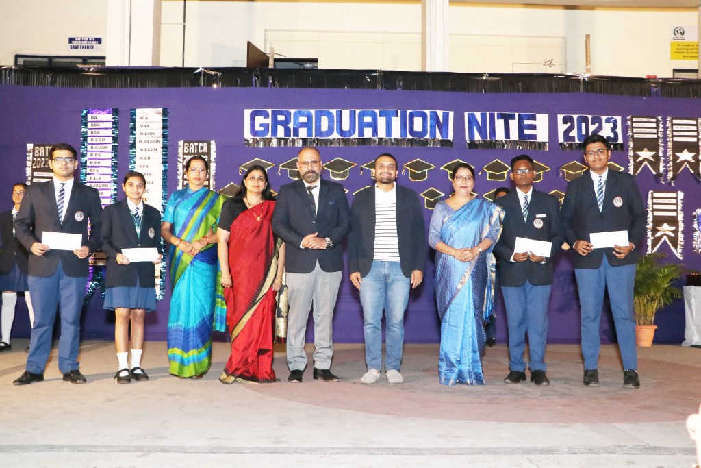 Jamshedpur: KPS Kadma bids adieu to class 12 students, Akshay Saraswat ...