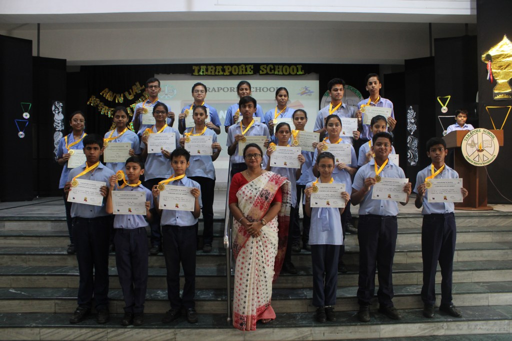 Tarapore School felicitates ICSE, ISC toppers | The Avenue Mail