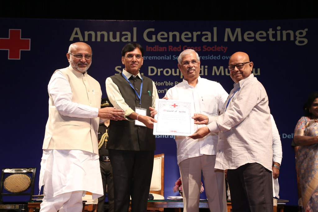 Jamshedpur's Bijay Kumar Singh honored at IRCS ceremony in New Delhi ...