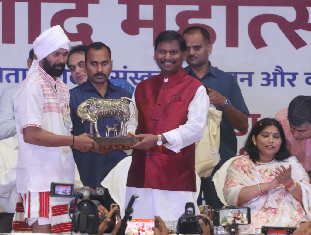 Union minister Arjun Munda inaugurates Aadi Mahotsav in Jamshedpur ...