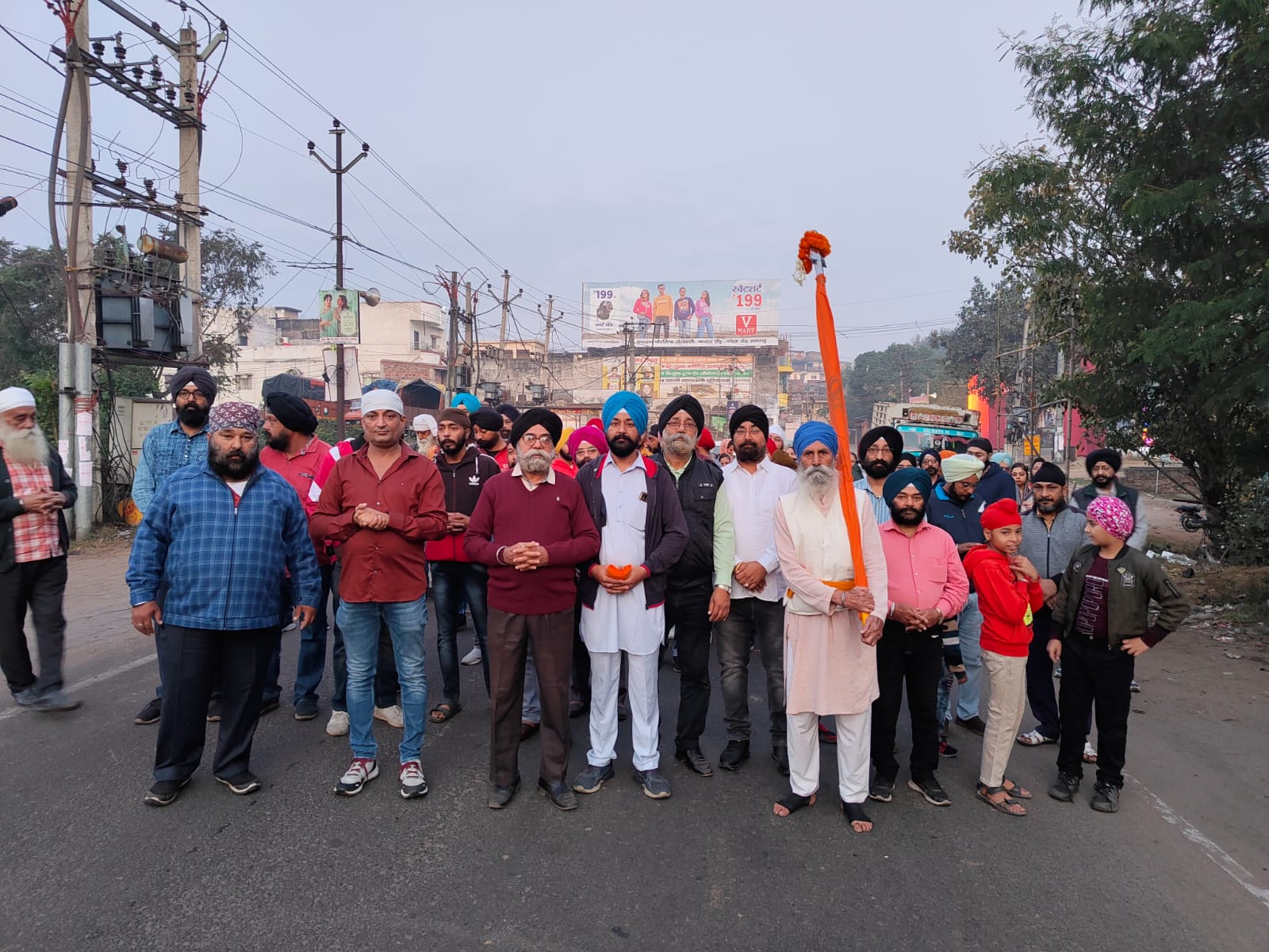 Prabhat Pheri takes out to mark the 555th birth anniversary of Guru Nanak Dev Ji | The Avenue Mail