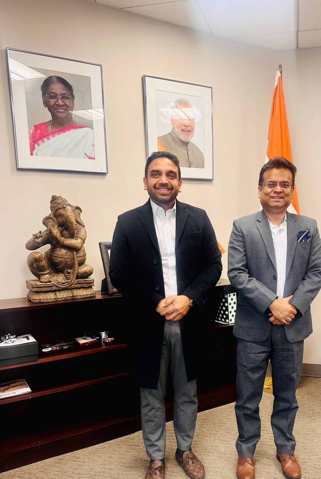 Kunal Sharangi visits Indian Embassy in Chicago, meets Consul General ...