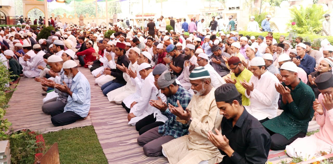 Devotees offer prayers at Jamshedpur mosques on first Friday of Ramadan ...