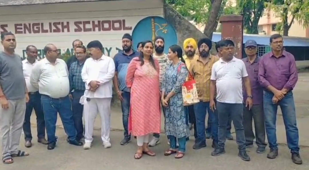 Classes 9 and 11 students of KSMS and DBMS English School Jamshedpur ...