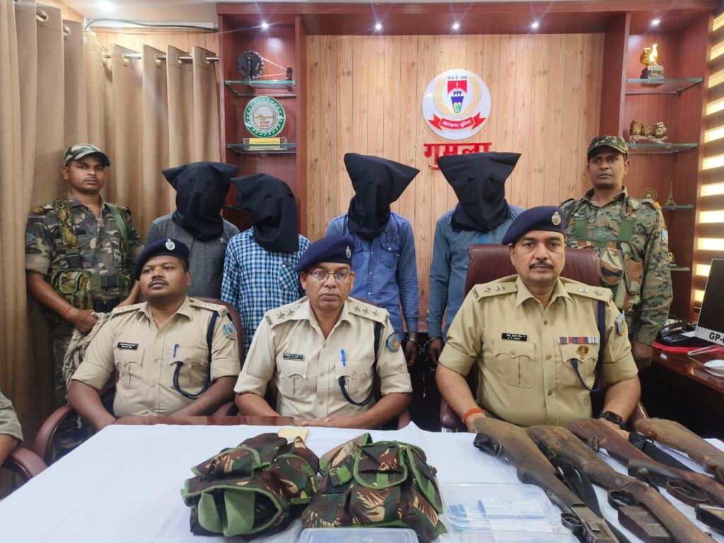 4 ultras arrested from Gumla, weapons seized | The Avenue Mail