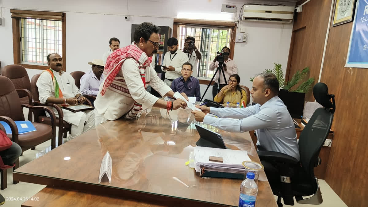 Sukhdev Bhagat files nomination from Lohardaga | The Avenue Mail