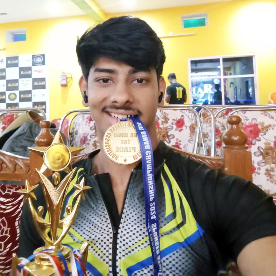 Jamshedpur's Rakshit Jha wins gold medal at Mr. Bihar Powerlifting Championship | The Avenue Mail