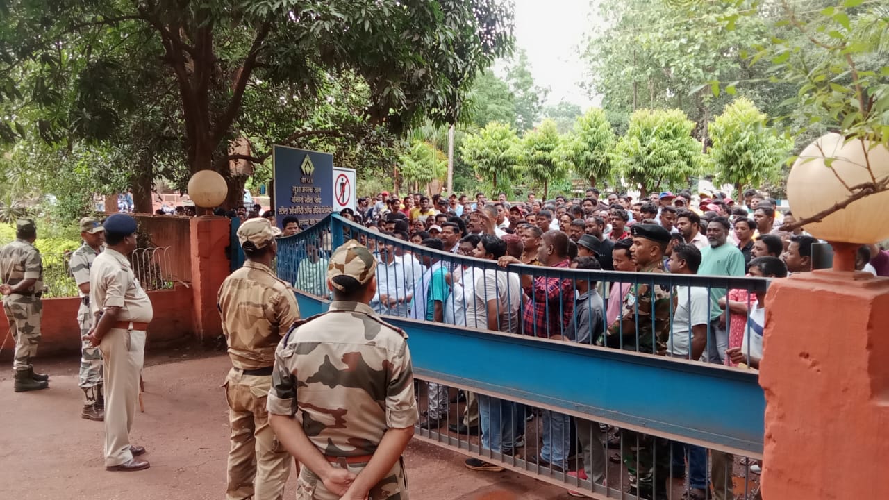 SAIL workers protest outsiders joining Gua Mines | The Avenue Mail