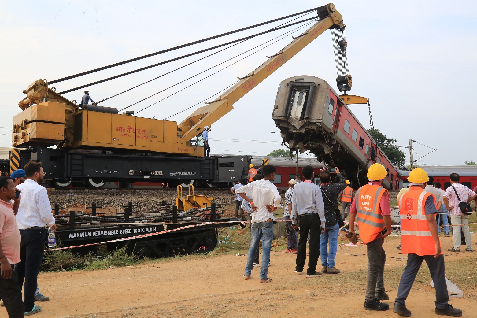 Howrah-Mumbai Mail train accident: JAP-IRB personnel lead rescue ...