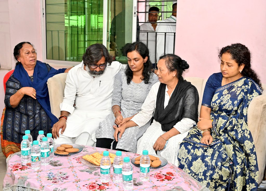 Jharkhand CM leads emotional tribute to Ankita Mahato in Jamshedpur's ...