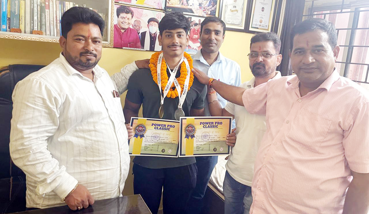 Jamshedpur's Rakshit Jha wins Gold in State Powerlifting Championship ...