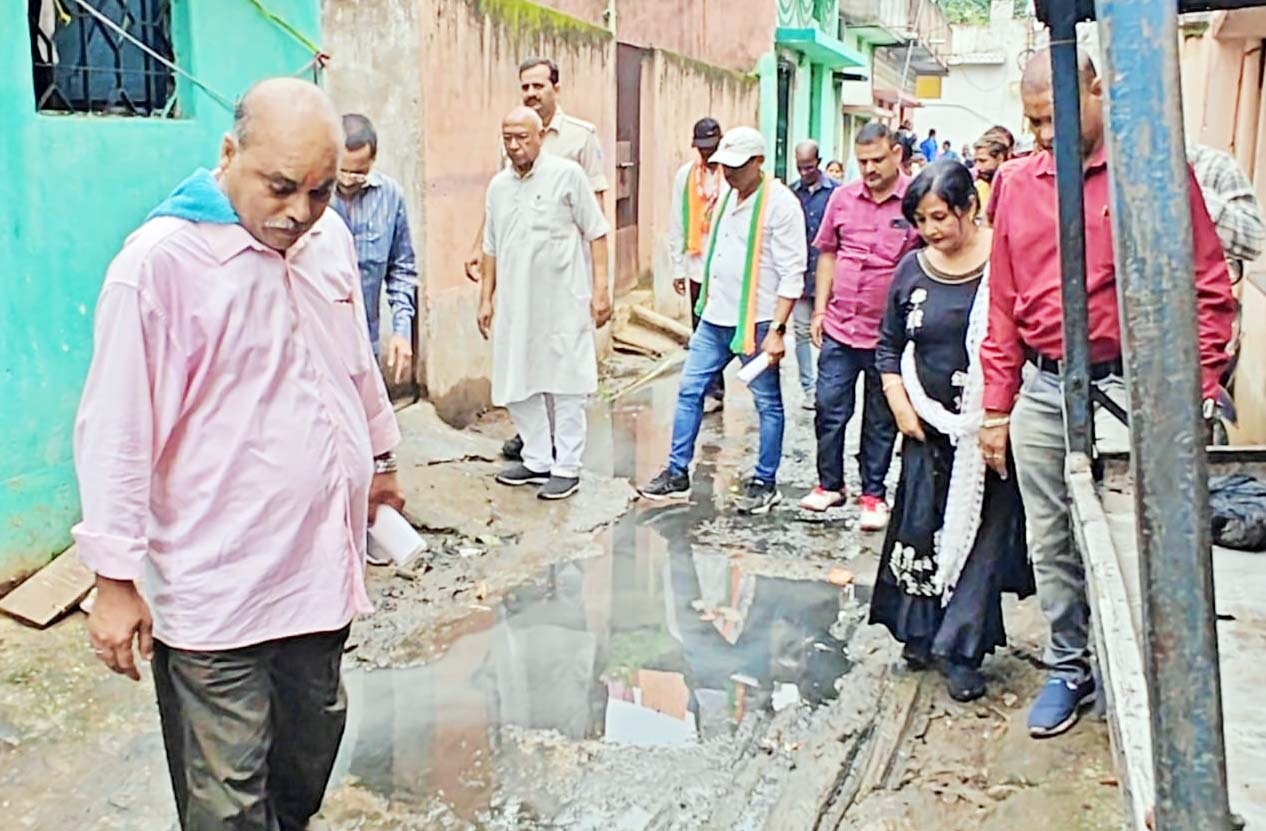 Saryu Roy vows to resolve drain water issue with new wall if elected ...