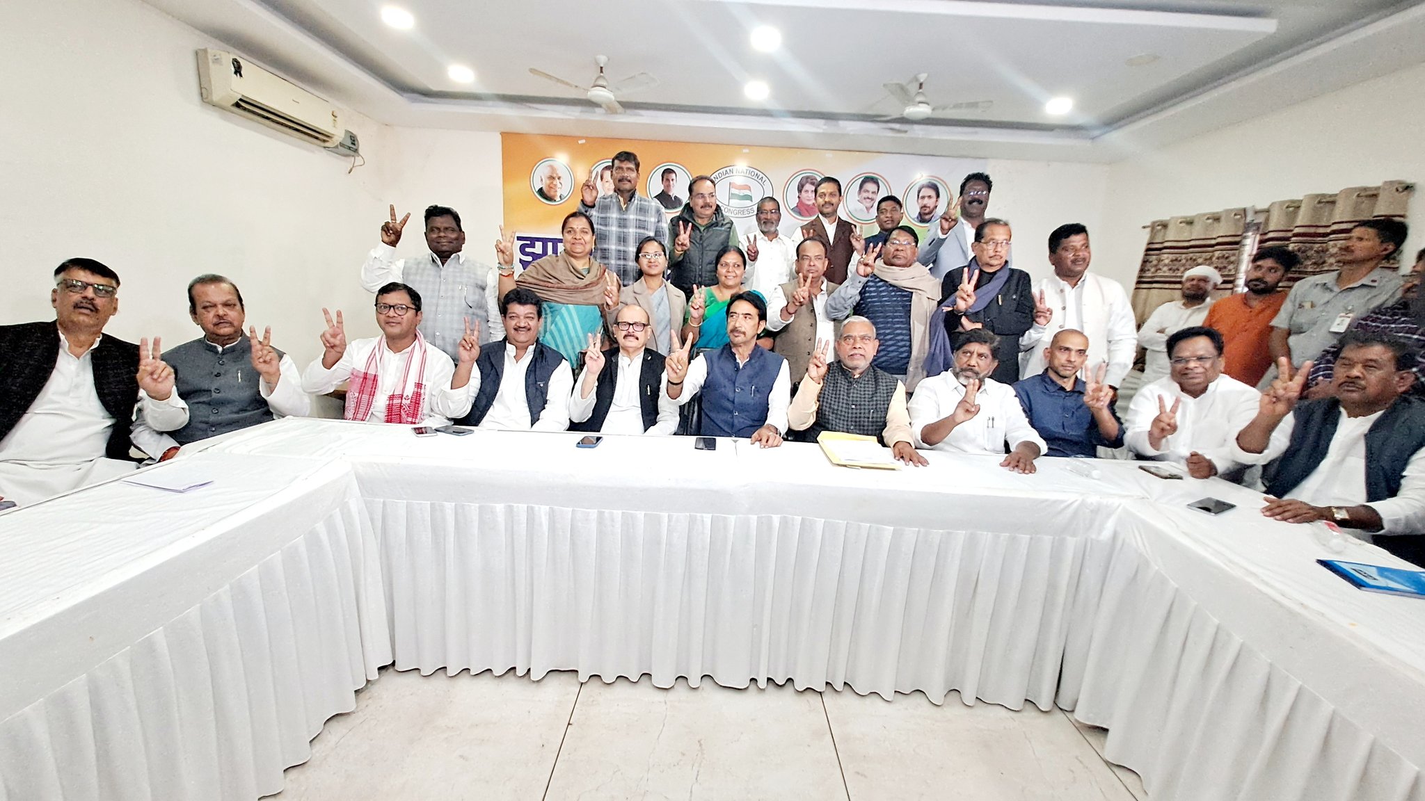 Jharkhand Congress legislators camping in Delhi to claim portfolio in ...