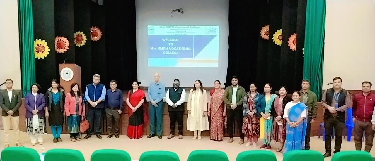 Mrs. KMPM Vocational College Jamshedpur hosts counseling session for ...