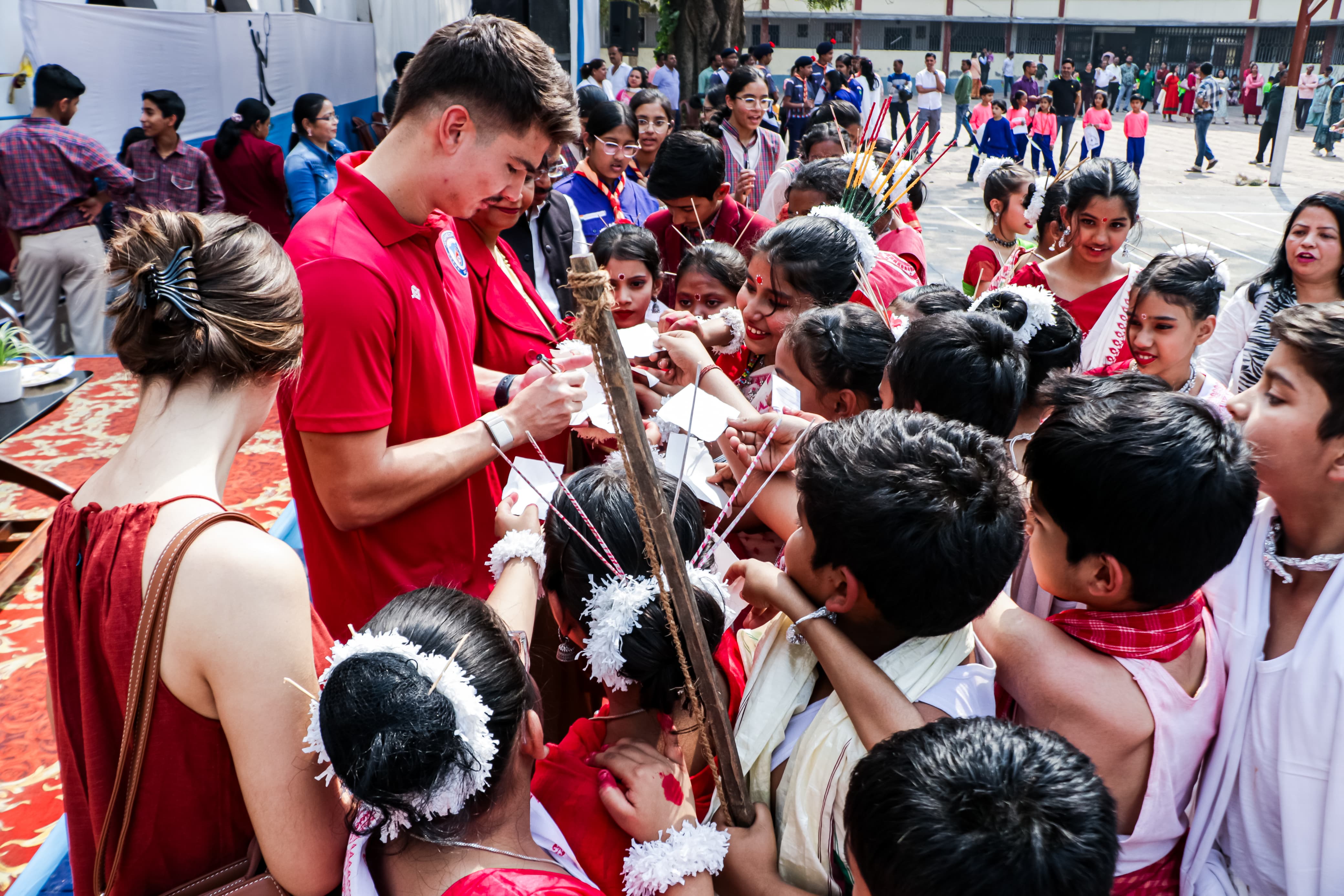 Jamshedpur FC's Javier Siverio inspires Young Athletes at DAV Bistupur ...