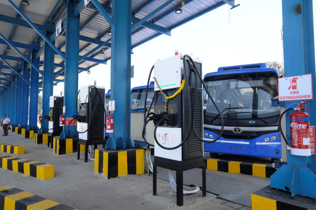 Tata Steel launches 20 electric buses for employees | The Avenue Mail
