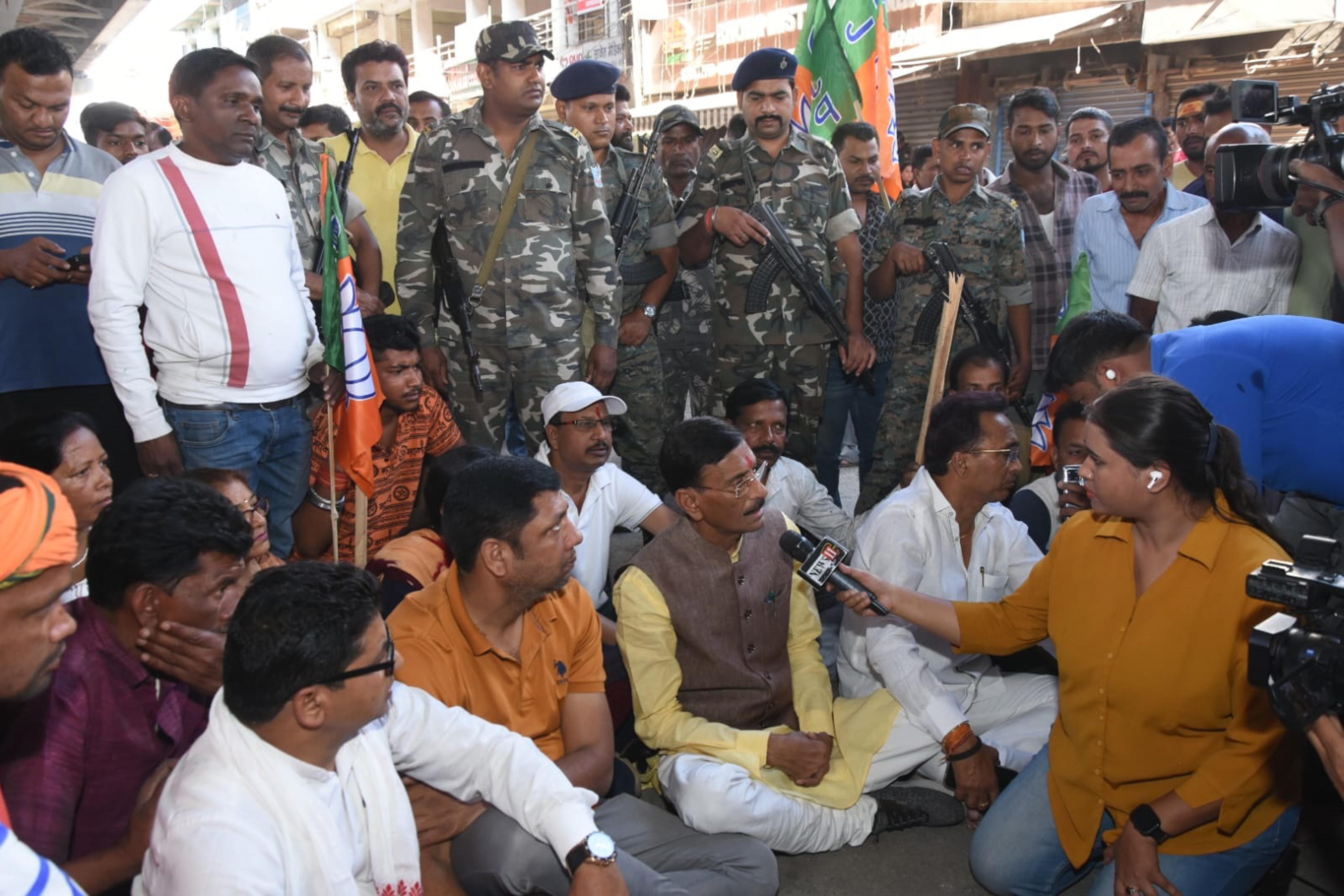 Widespread response to BJP's Ranchi Bandh following murder of Anil ...