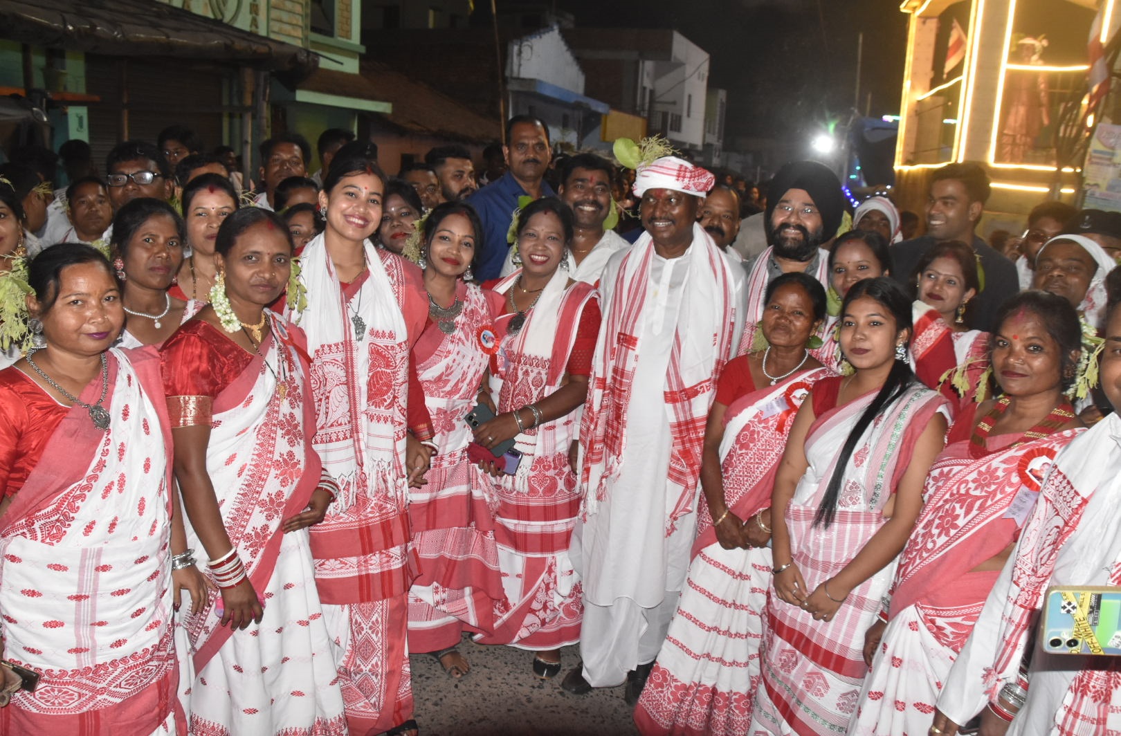 Sarhul celebrated with grandeur in Jamshedpur | The Avenue Mail