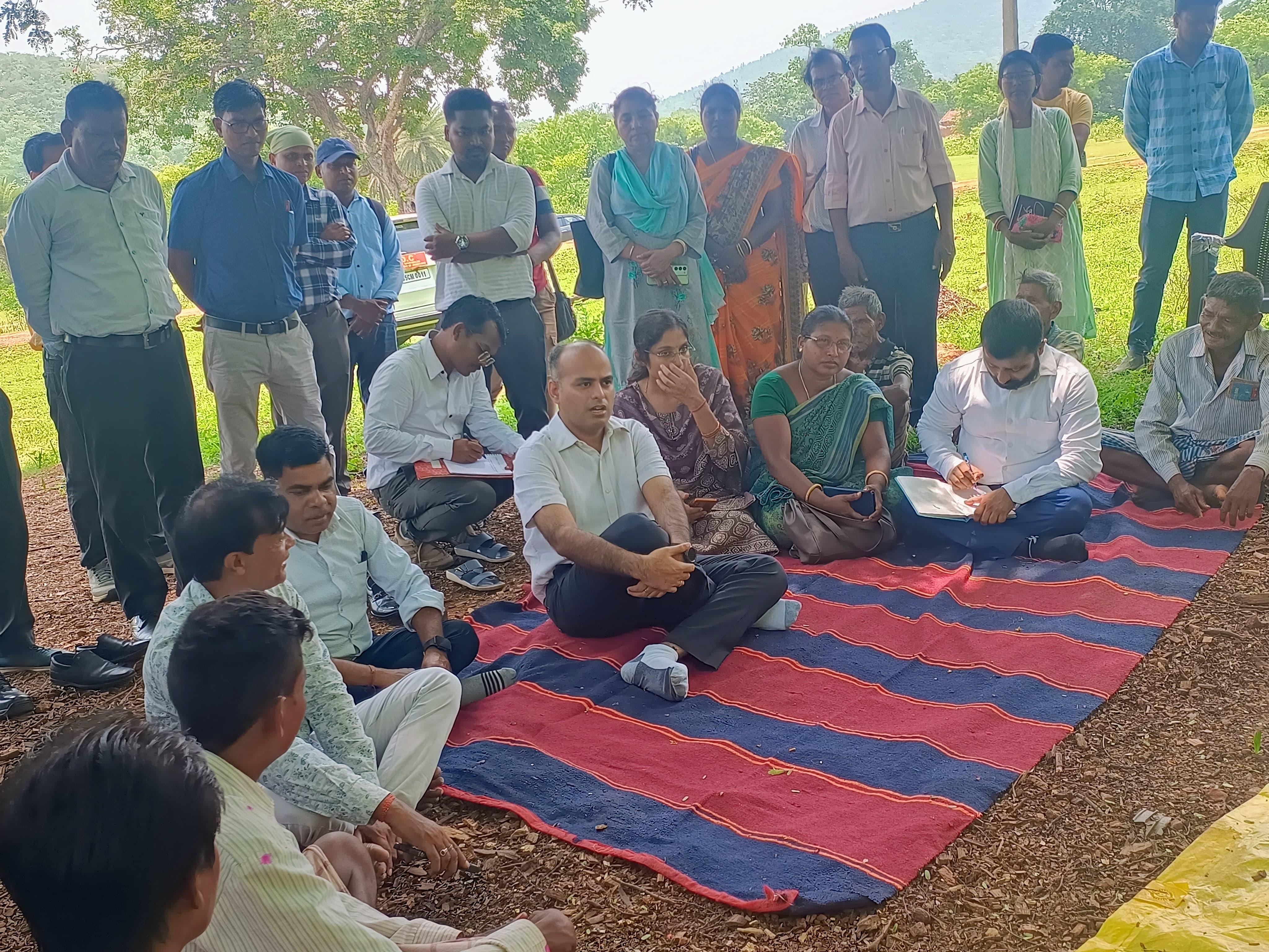 Jamshedpur DC reaches out to Sabar Tribe in Musabani | The Avenue Mail