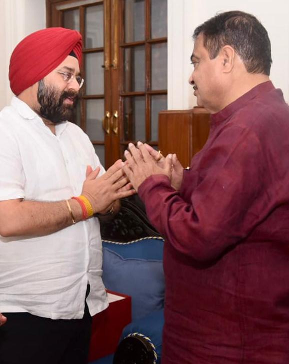 Amarpreet Singh 'Kale' meets Union Minister Nitin Gadkari in New Delhi ...
