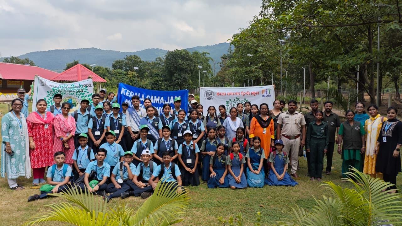 KSMS students join plantation drive at Dalma Deer Park | The Avenue Mail