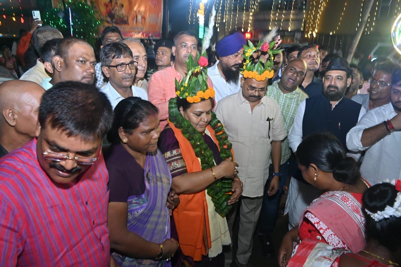 Jharkhand Minister Dipika Pandey inaugurates Shri Shri Durga Puja ...