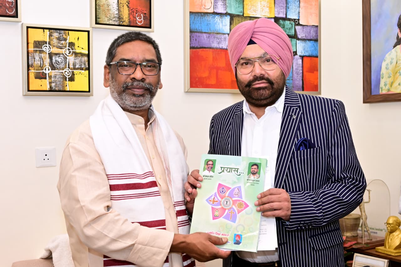 CM Hemant Soren Unveils ‘Prayas’ Souvenir, Lauds Jyoti Singh Matharu’s ...