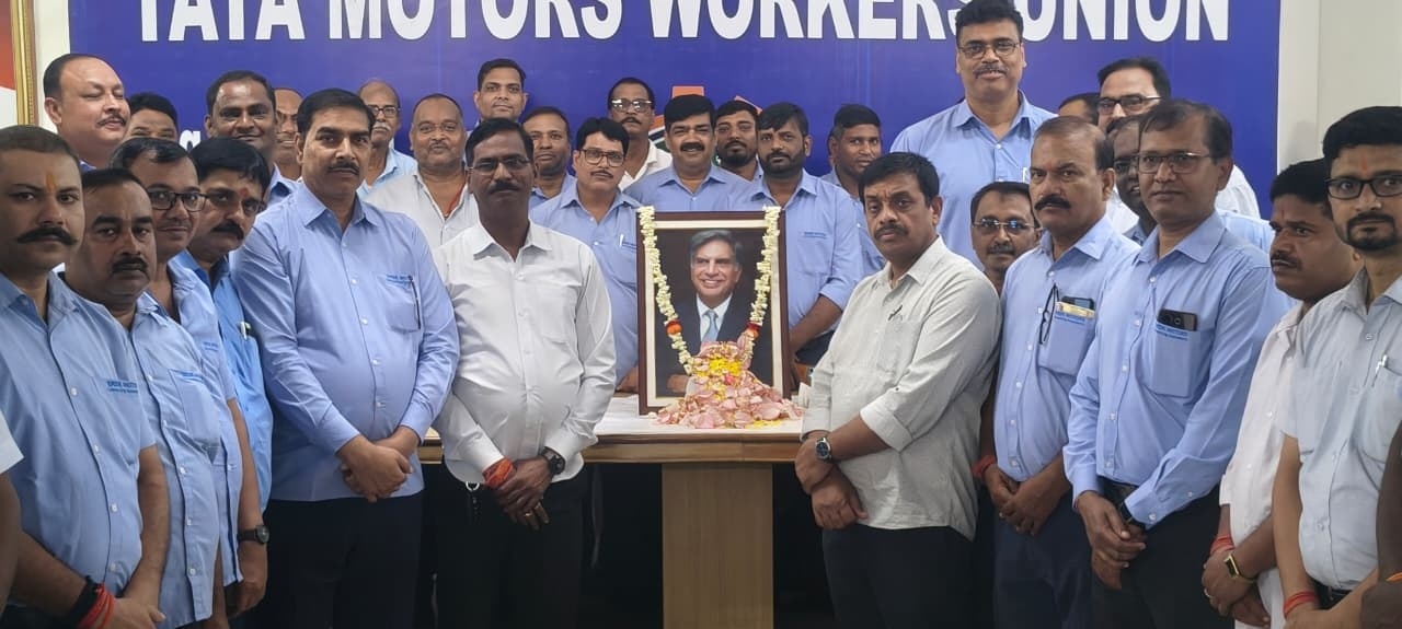 Tata Motors Workers Union tribute to Ratan Tata on first death ...