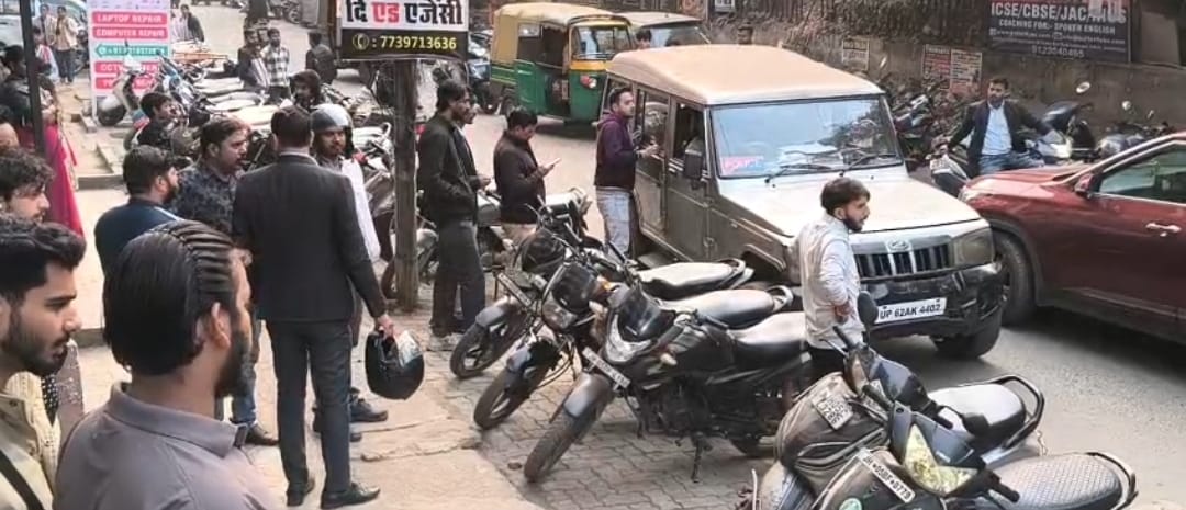 Youth goes on rampage in Sakchi library, attacks two women | The Avenue ...