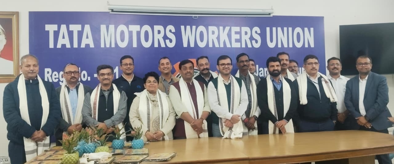 Tata Motors senior officials visit Jamshedpur union office | The Avenue ...