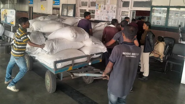 2,500 kg Poppy Seeds Found Unclaimed at Tatanagar Platform; Valued at ...