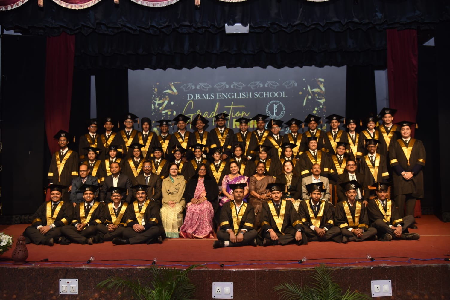 Harshit Vig wins Principal’s Award at DBMS English School graduation ...