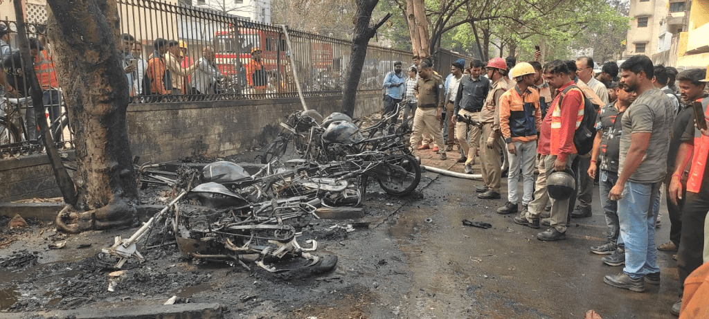 Jamshedpur: Fire Near Tata Steel WSO Gate Destroys Six Vehicles | The ...