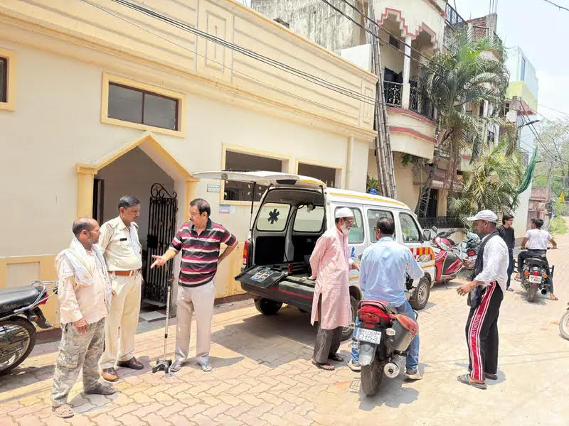 Woman Killed, Husband Injured in Jamshedpur Road Mishap | The Avenue Mail
