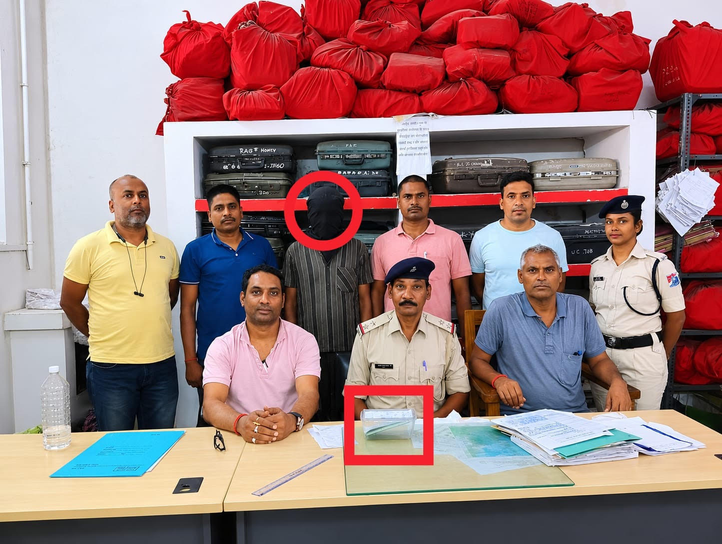 Mobile Thief Arrested at Tatanagar Railway Station | The Avenue Mail
